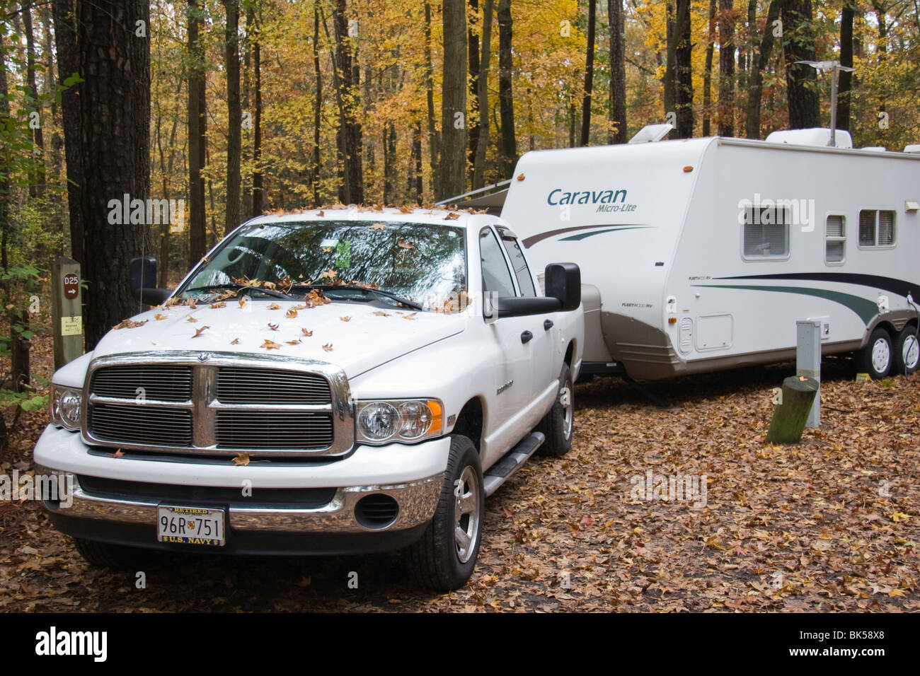 Camping mit einen LKW mit Anhänger im Falle Pond State Park, Laurel ...