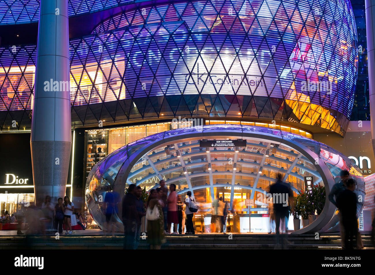 Ion orchard shopping centre -Fotos und -Bildmaterial in hoher Auflösung ...