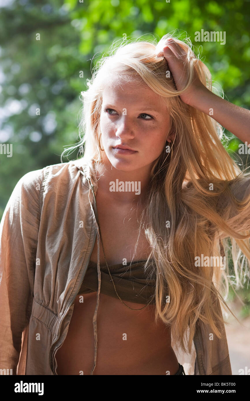 Teenager-Mädchen im freien Stockfotografie - Alamy