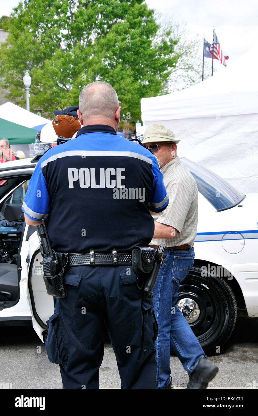 Police uniform usa -Fotos und -Bildmaterial in hoher Auflösung – Alamy