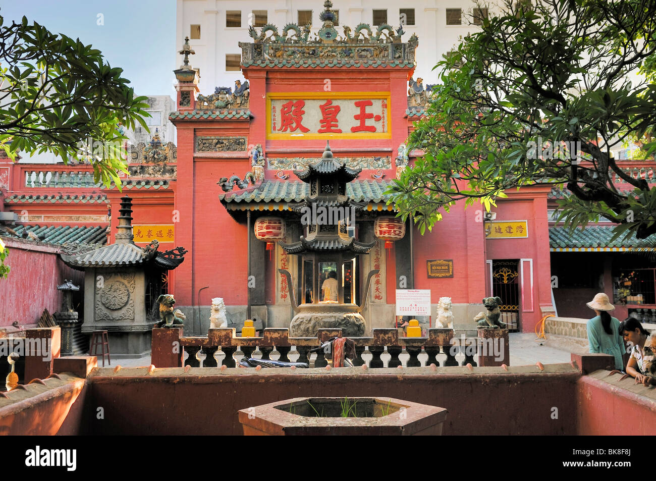 Ho chi minh stadt tempel -Fotos und -Bildmaterial in hoher Auflösung ...