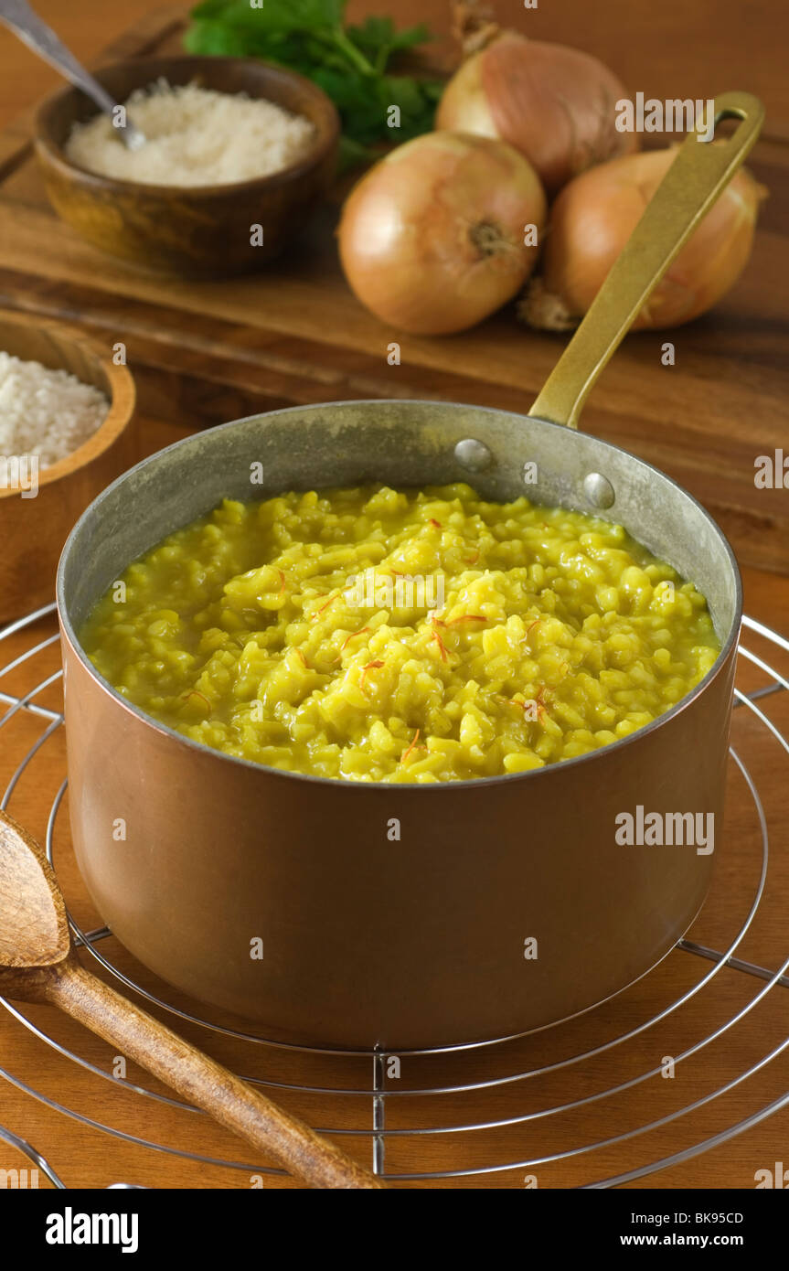Risotto Alla Milanese Safranrisotto Italien Food Stockfotografie - Alamy
