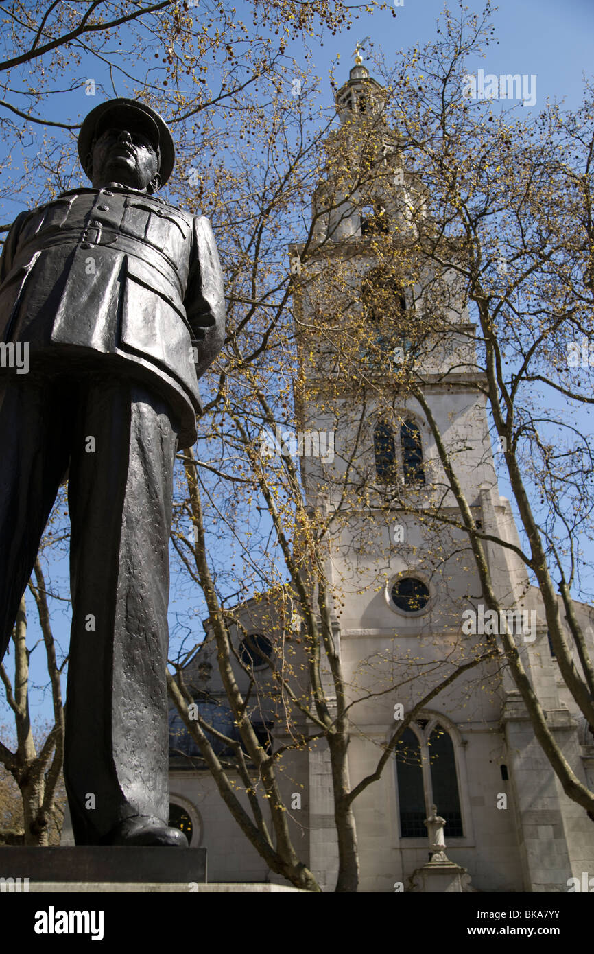 Bomber harris statue london -Fotos und -Bildmaterial in hoher Auflösung ...