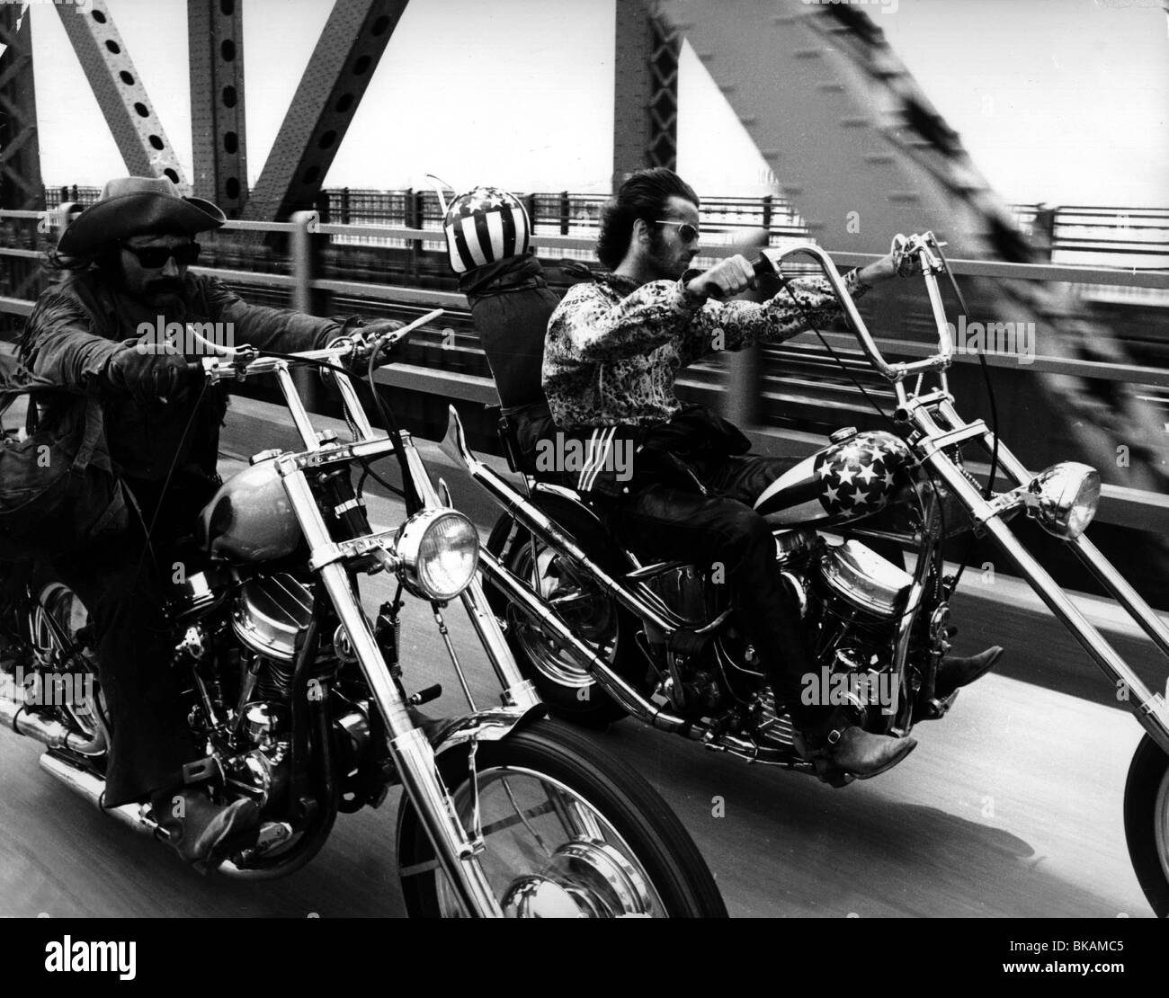 Dennis hopper peter fonda -Fotos und -Bildmaterial in hoher Auflösung ...