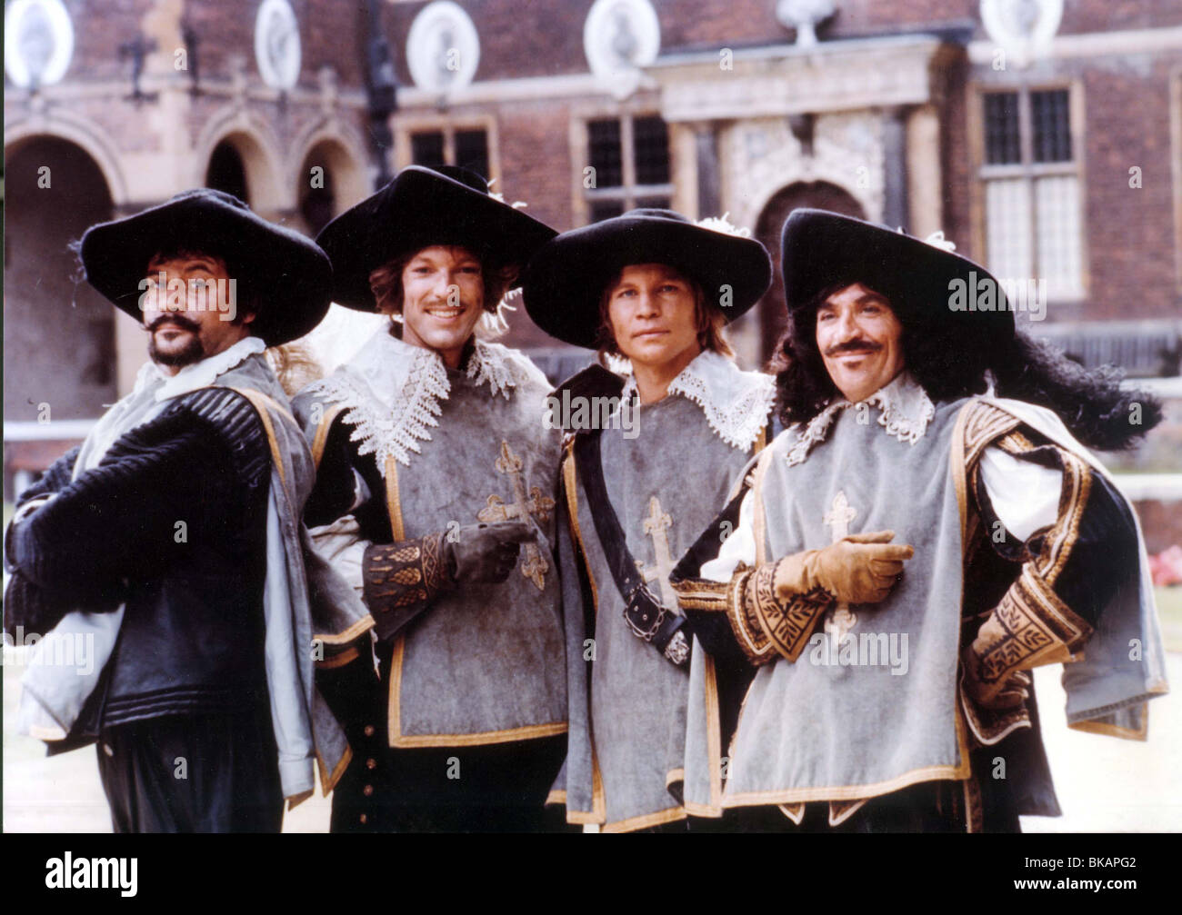 DIE VIER MUSKETIERE (1974) OLIVER REED, RICHARD CHAMBERLAIN, MICHAEL ...