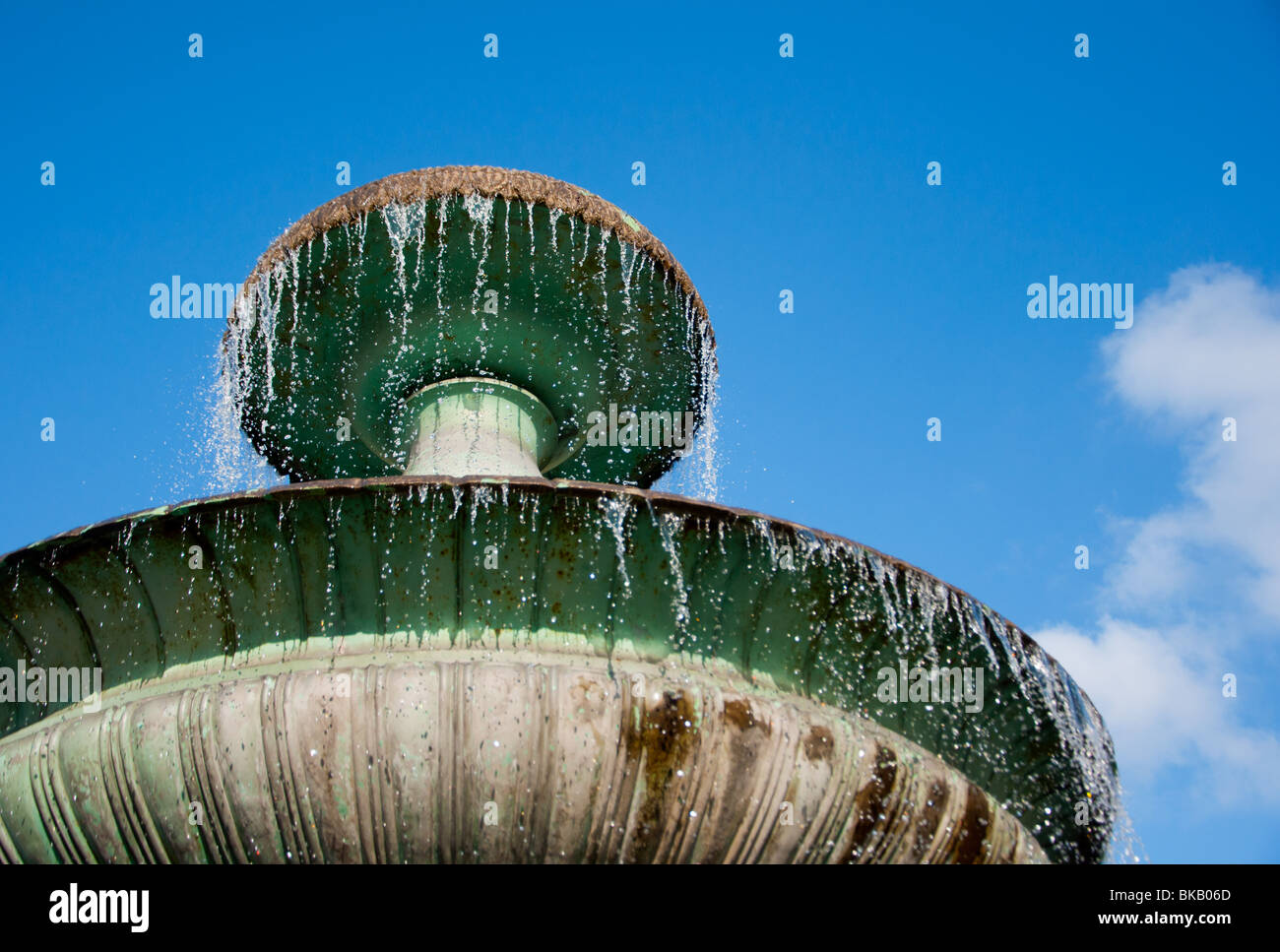 Der platz am brunnen -Fotos und -Bildmaterial in hoher Auflösung – Alamy