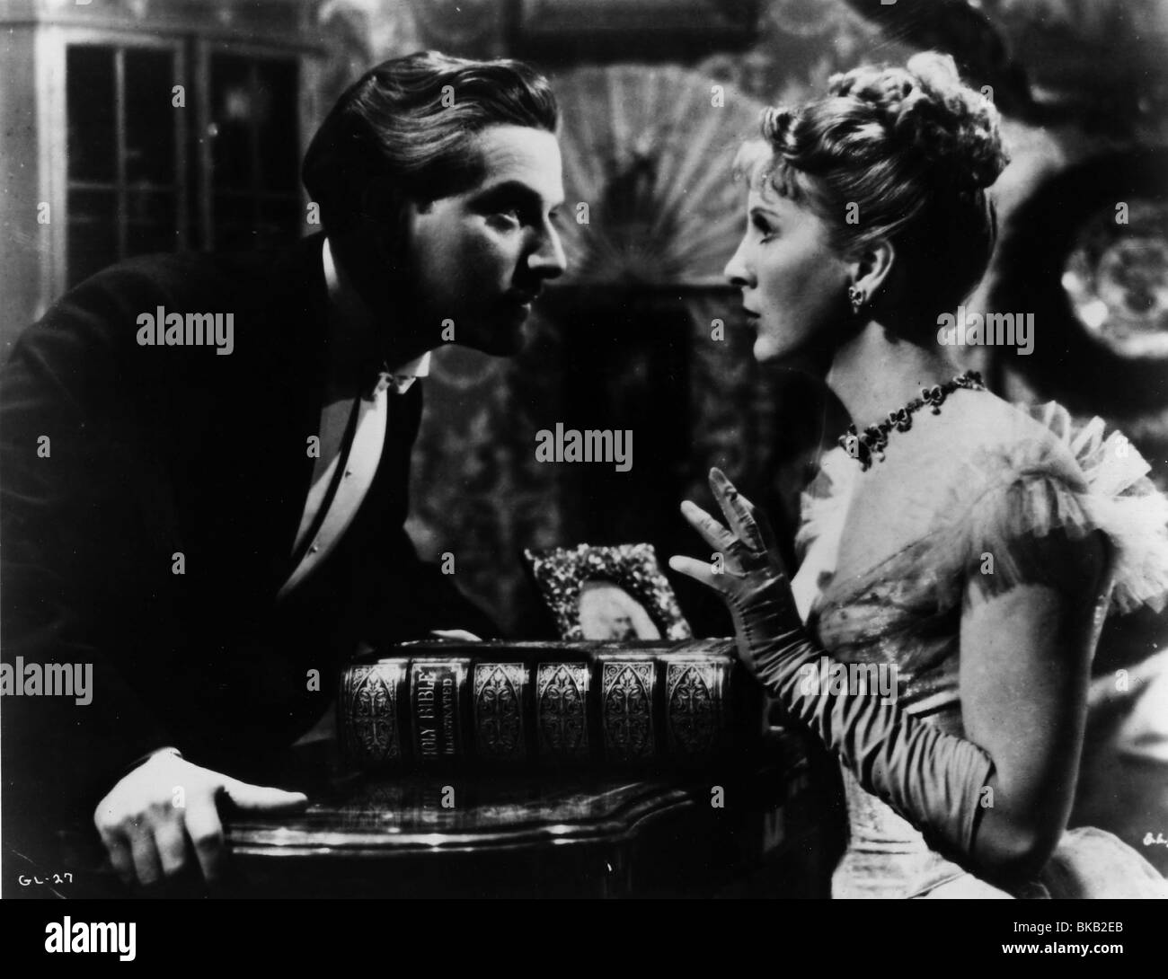GASLIGHT (1939) ANTON WALBROOK, DIANA WYNYARD GSLT 010P Stockfotografie ...