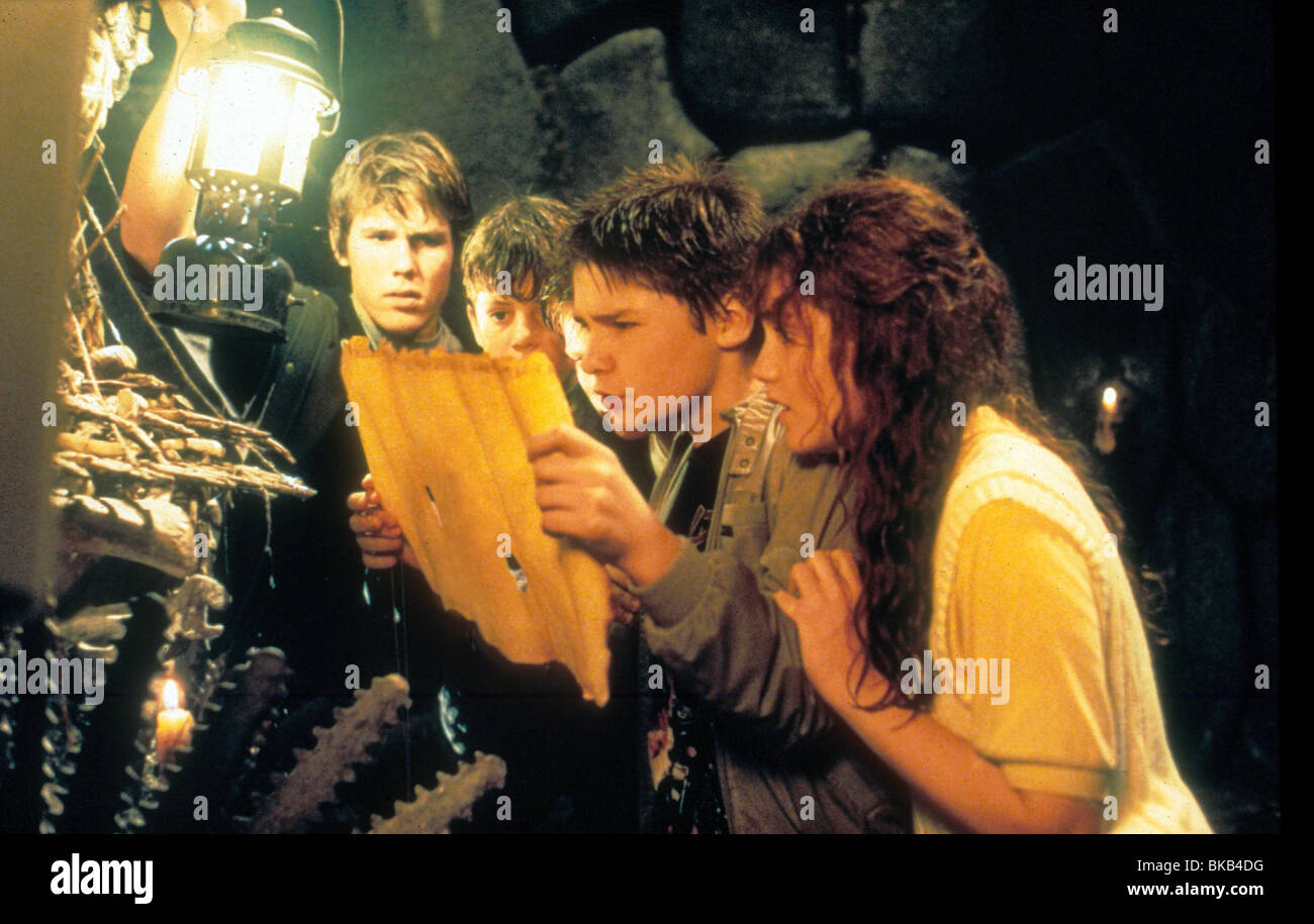 Josh brolin sean astin -Fotos und -Bildmaterial in hoher Auflösung – Alamy