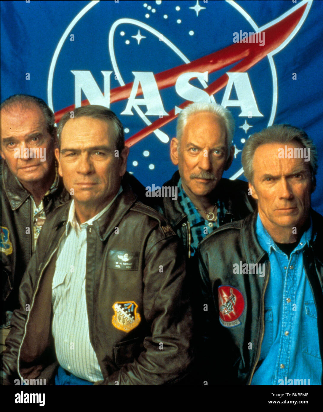 SPACE COWBOYS (2000) JAMES GARNER, TOMMY LEE JONES, DONALD SUTHERLAND ...