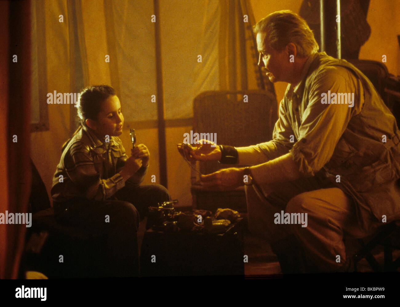 Lara croft tomb raider 2001 -Fotos und -Bildmaterial in hoher Auflösung ...