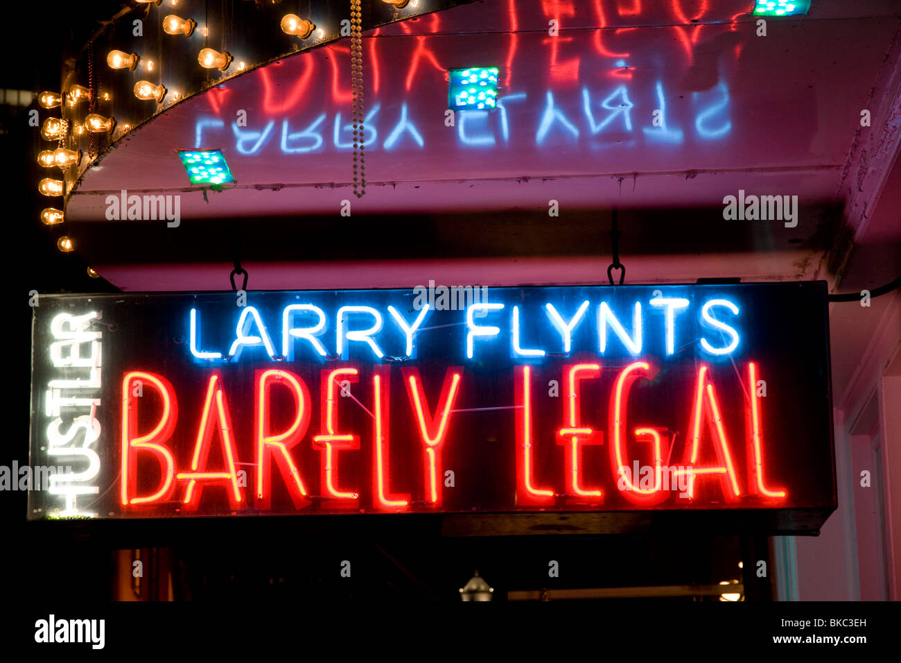 Larry flynts barely legal club -Fotos und -Bildmaterial in hoher ...