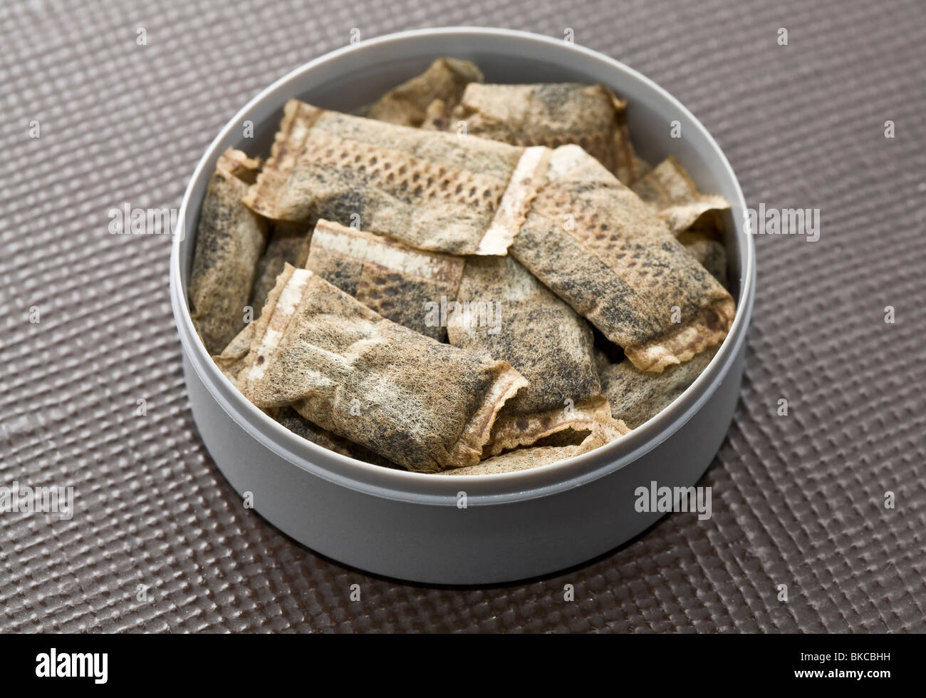 Portion snus -Fotos und -Bildmaterial in hoher Auflösung – Alamy
