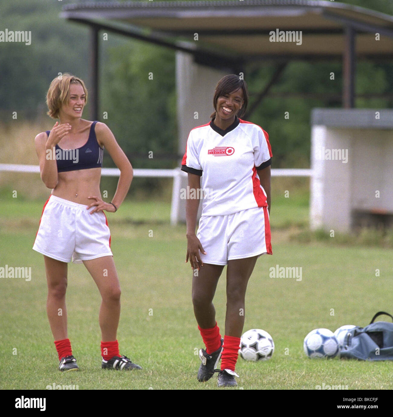 Bend like beckham 2002 keira -Fotos und -Bildmaterial in hoher ...