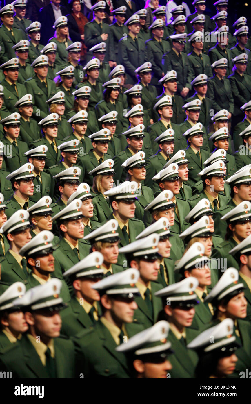 Verteidigung und offiziellen Eid von 1100 Kommissar der Polizei in NRW ...