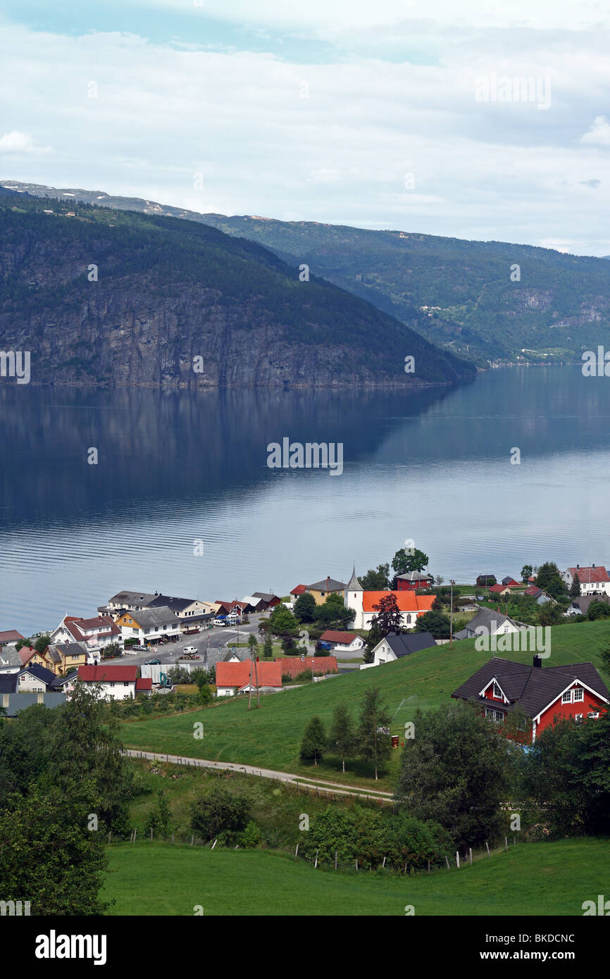 Innvik fjord -Fotos und -Bildmaterial in hoher Auflösung – Alamy