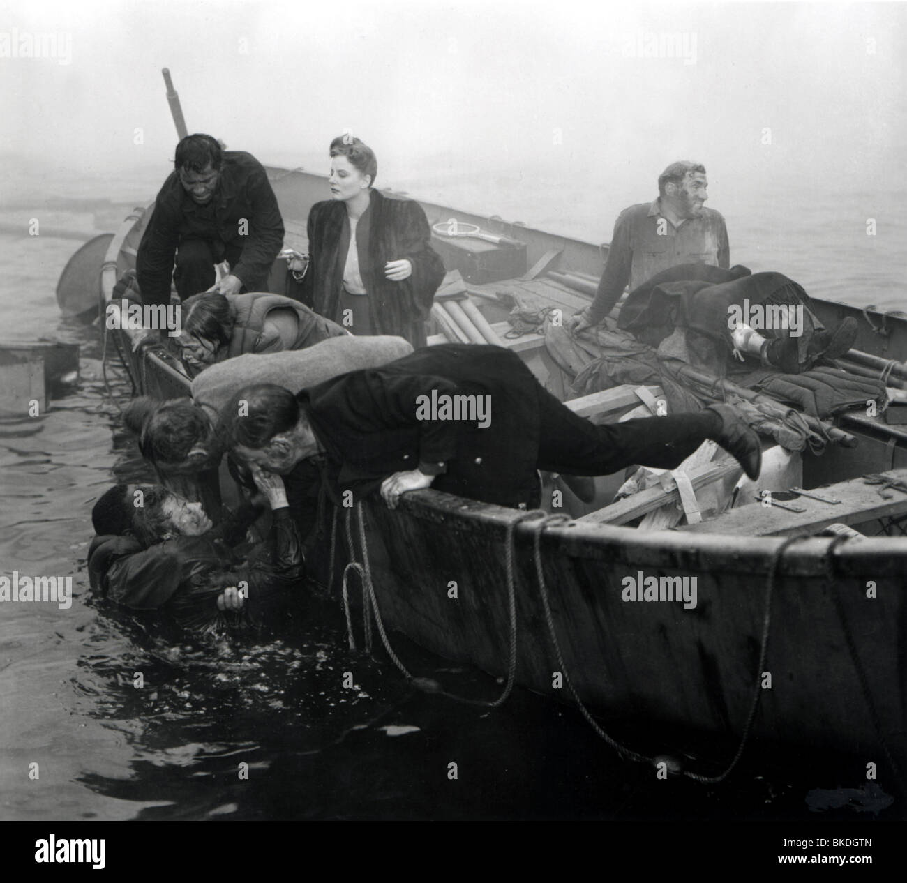 Lifeboat 1944 tallulah bankhead -Fotos und -Bildmaterial in hoher ...