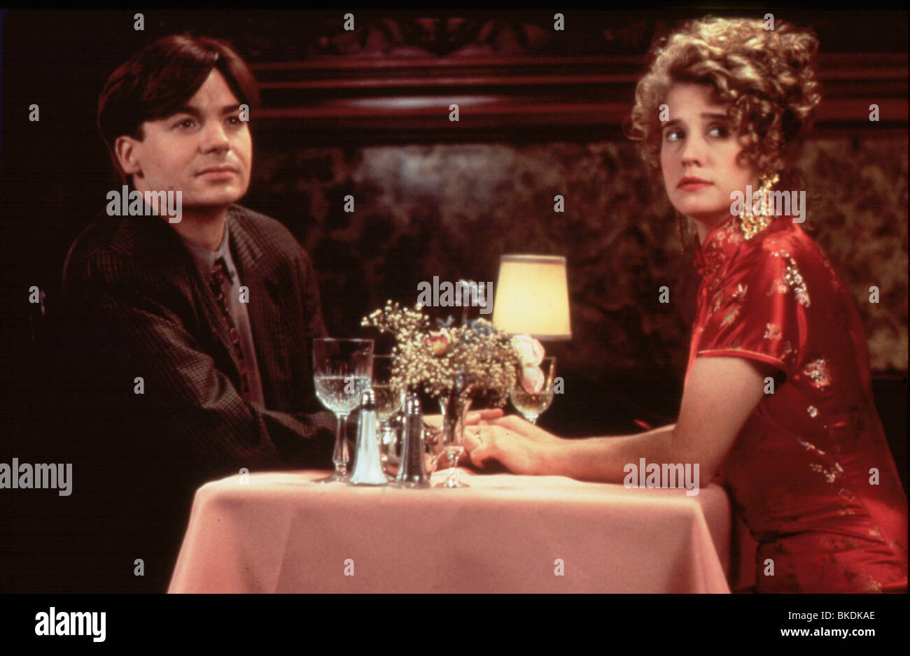 SO HEIRATETE ICH EINE AXT-MÖRDER (1993) MIKE MYERS, NANCY TRAVIS SAXM ...