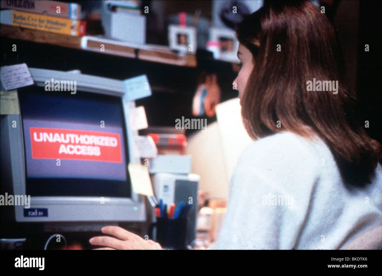 The net 1995 sandra bullock -Fotos und -Bildmaterial in hoher Auflösung ...
