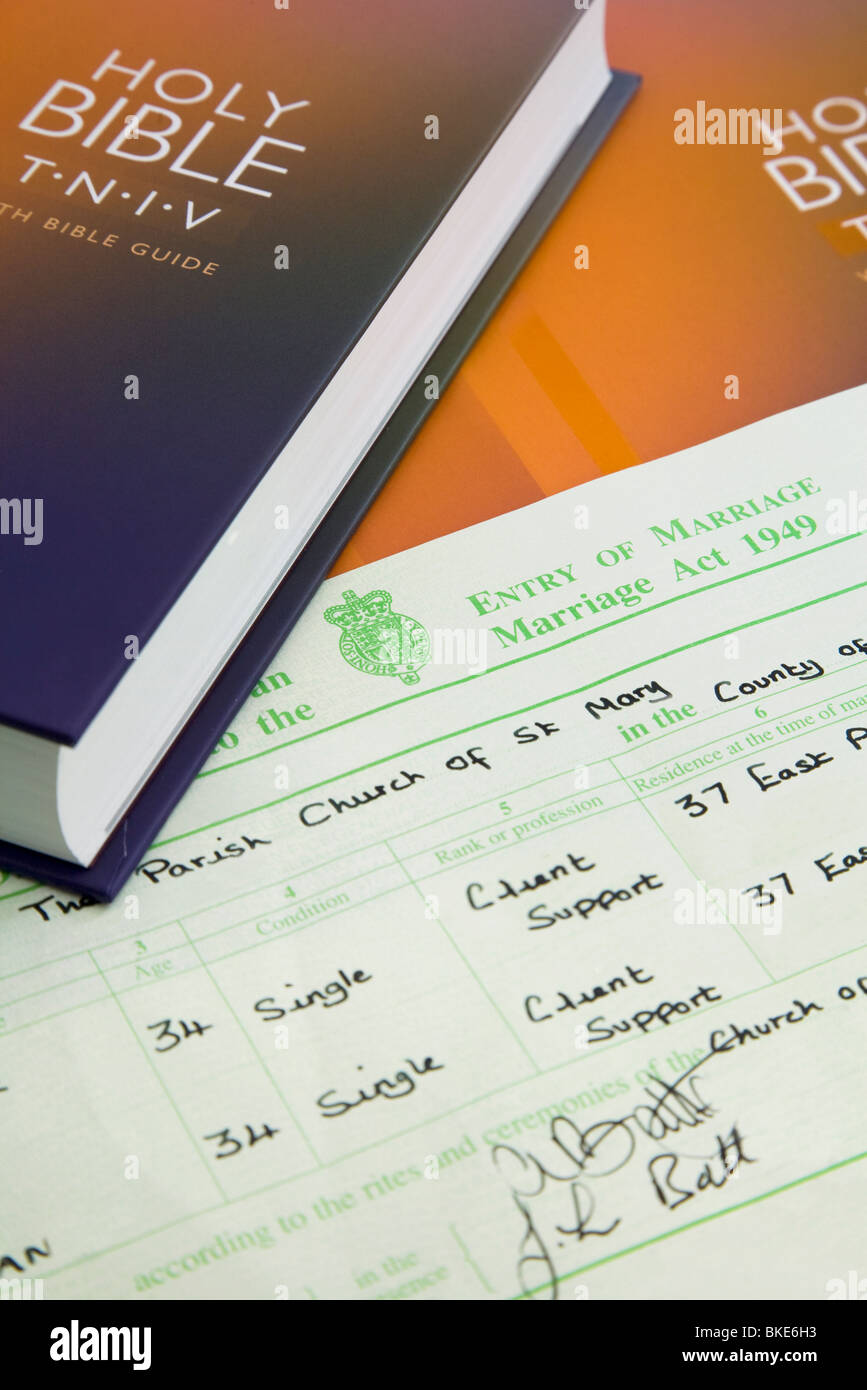 Moderne bibel -Fotos und -Bildmaterial in hoher Auflösung – Alamy