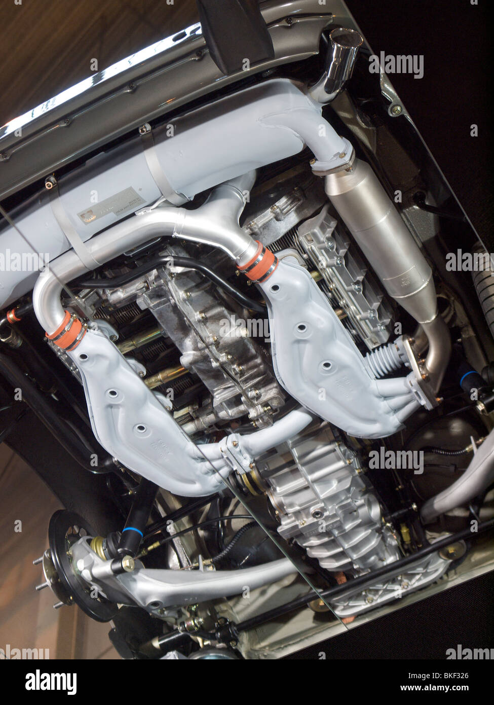 Porsche 911 motor -Fotos und -Bildmaterial in hoher Auflösung – Alamy