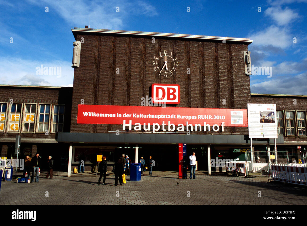Hauptbahnhof duisburg -Fotos und -Bildmaterial in hoher Auflösung – Alamy