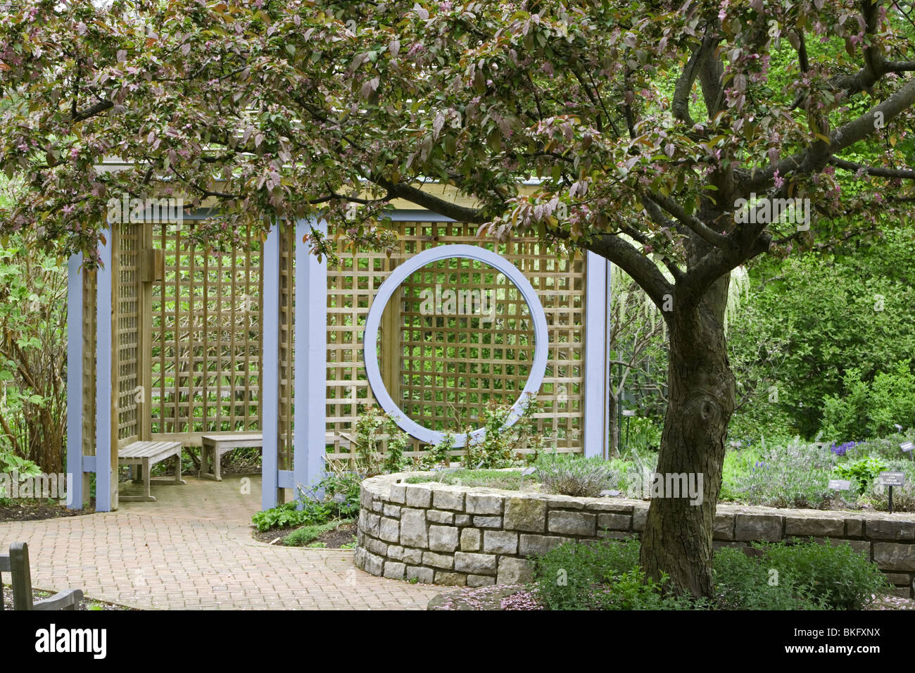 Offener pavillon -Fotos und -Bildmaterial in hoher Auflösung – Alamy