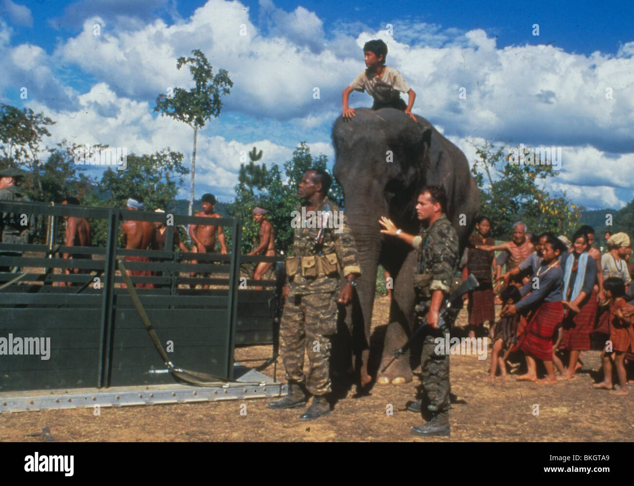 OPERATION DUMBO DROP (1995) DANNY GLOVER, DINH THIEN LE, RAY LIOTTA ...