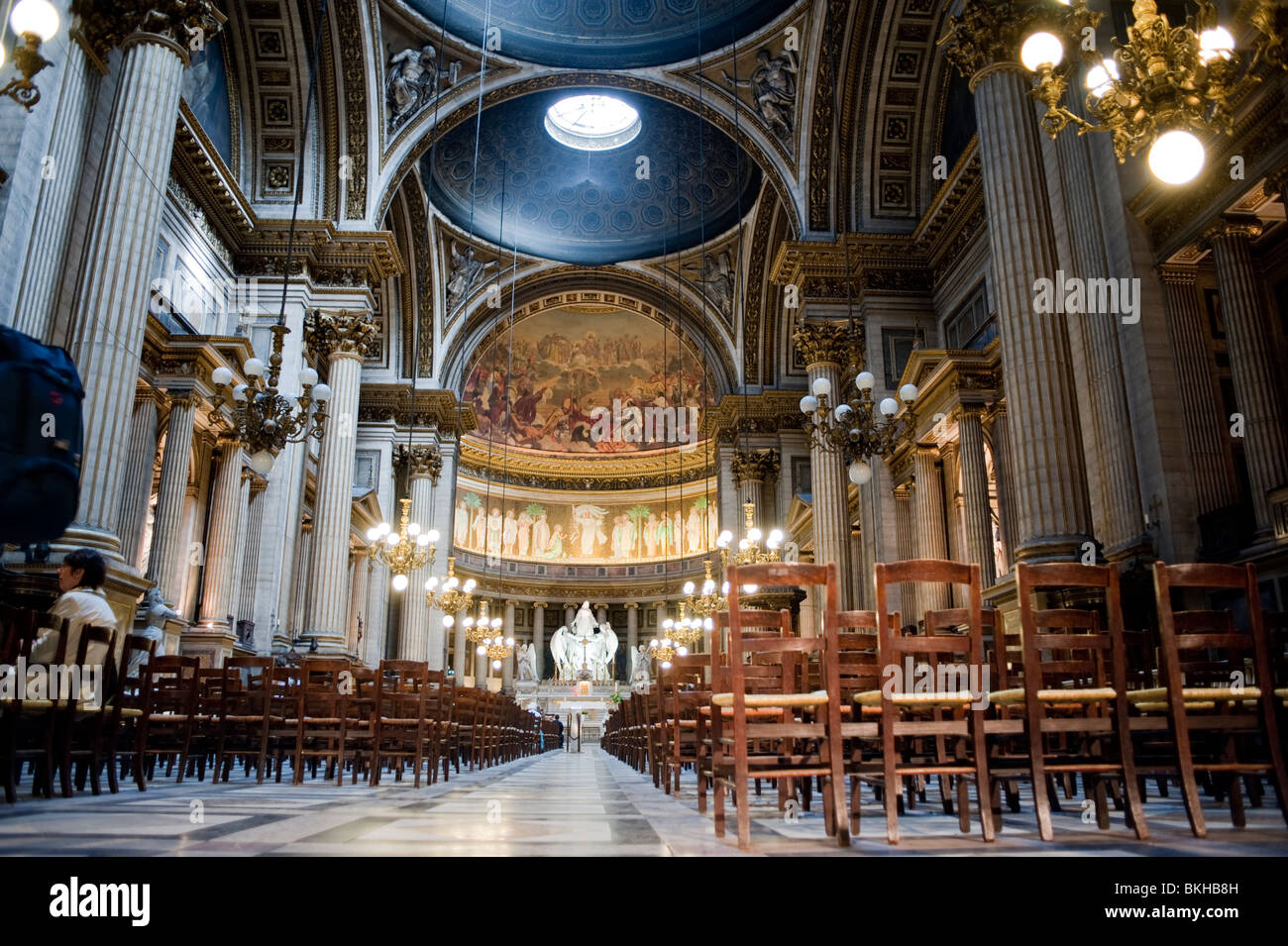 Inside church madeleine paris france Stockfotos und -bilder Kaufen - Alamy