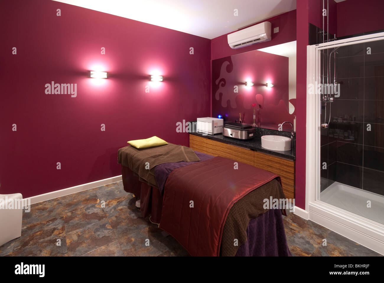 Massage und Therapie Zimmer im Spa des Ocean Hotel, Butlins Bognor ...