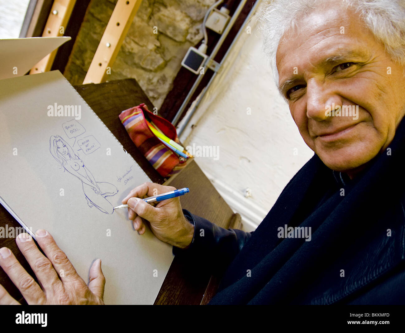 Comic-Künstler zeichnen einen comic Stockfotografie - Alamy