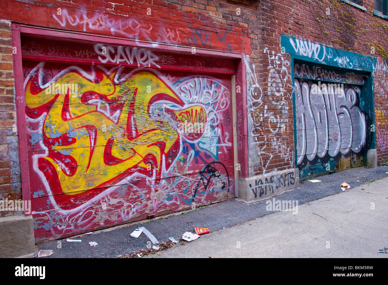 Back alleyway -Fotos und -Bildmaterial in hoher Auflösung – Alamy