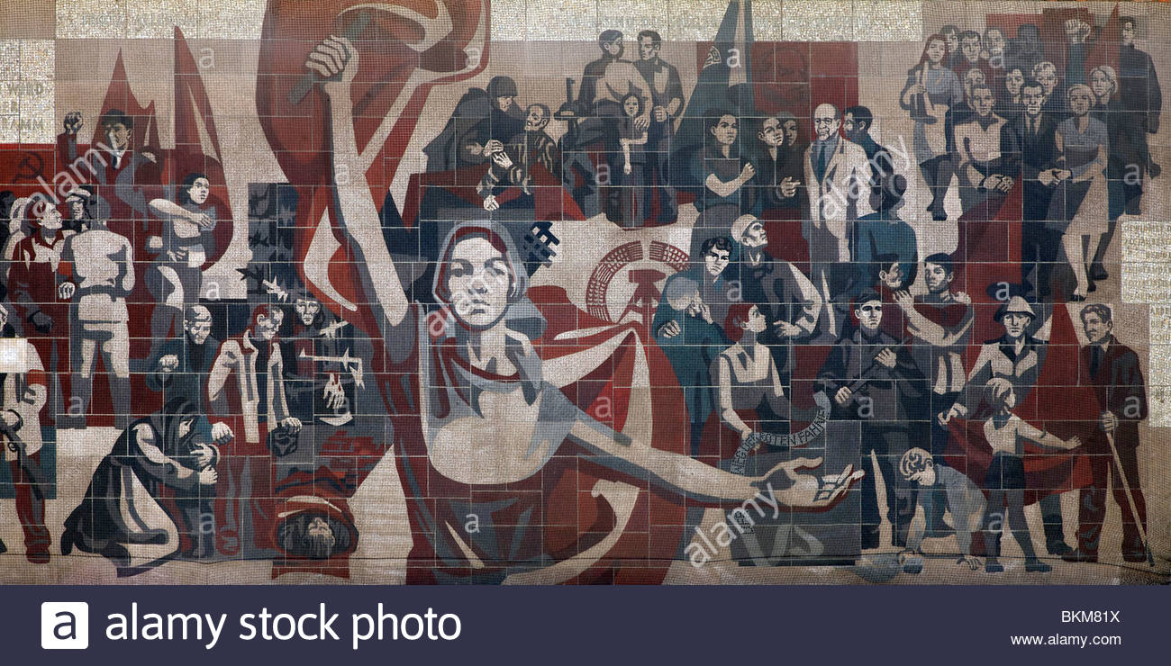 East German Communist Propaganda Mural Stockfotos & East German ...