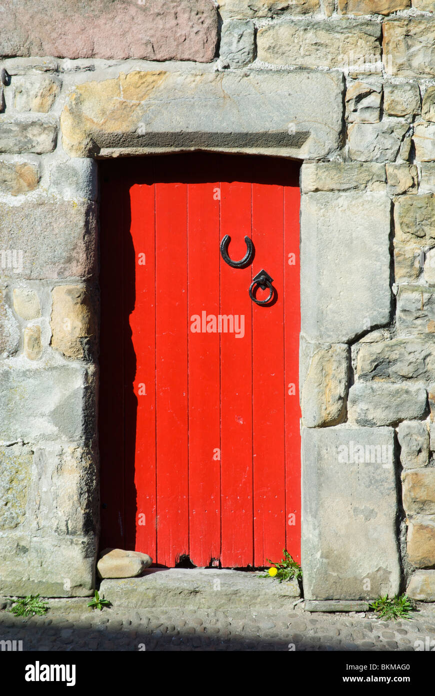 Rote Tür Stockfotos und -bilder Kaufen - Alamy