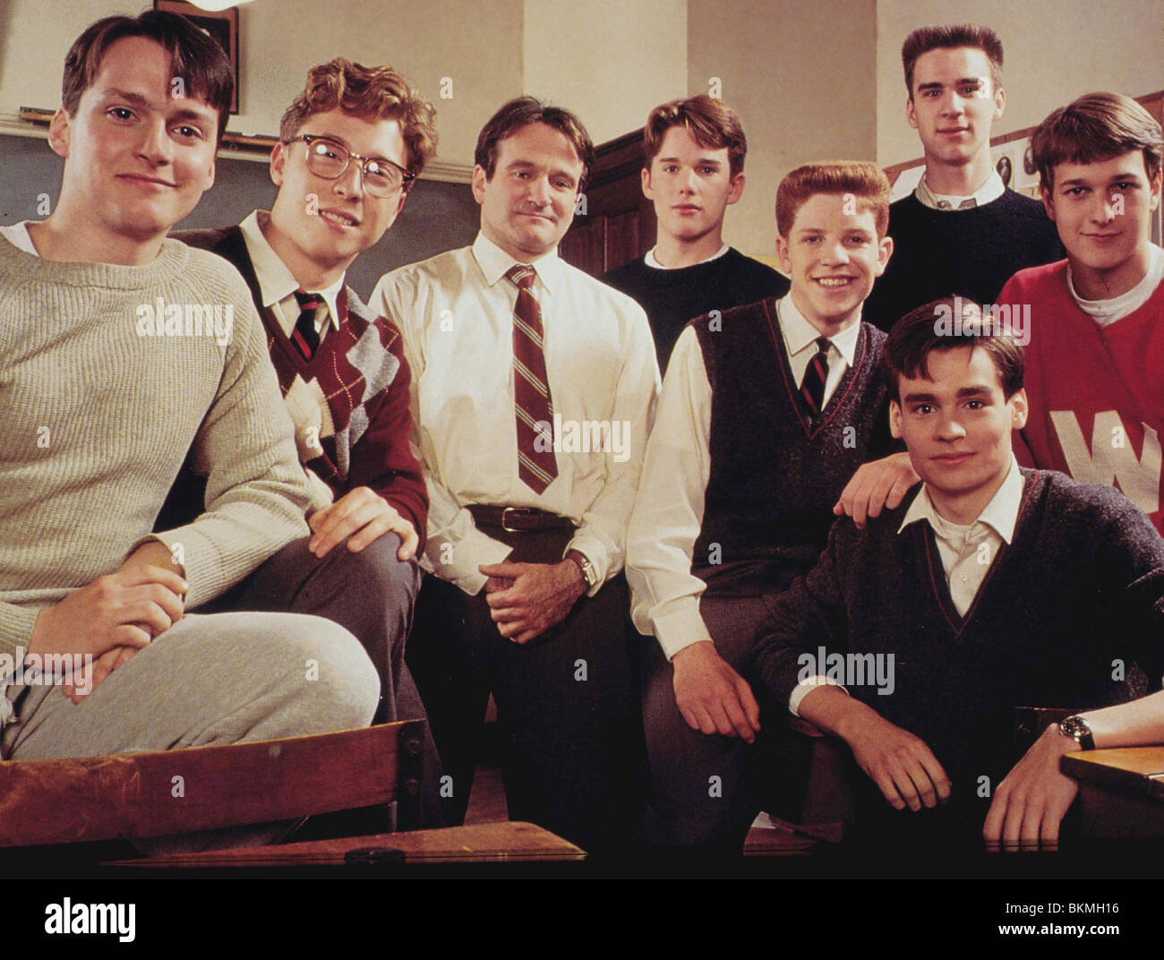 DEAD POETS SOCIETY (1989) GALE HANSEN, ALLELON RUGGIERO, ROBIN WILLIAMS ...