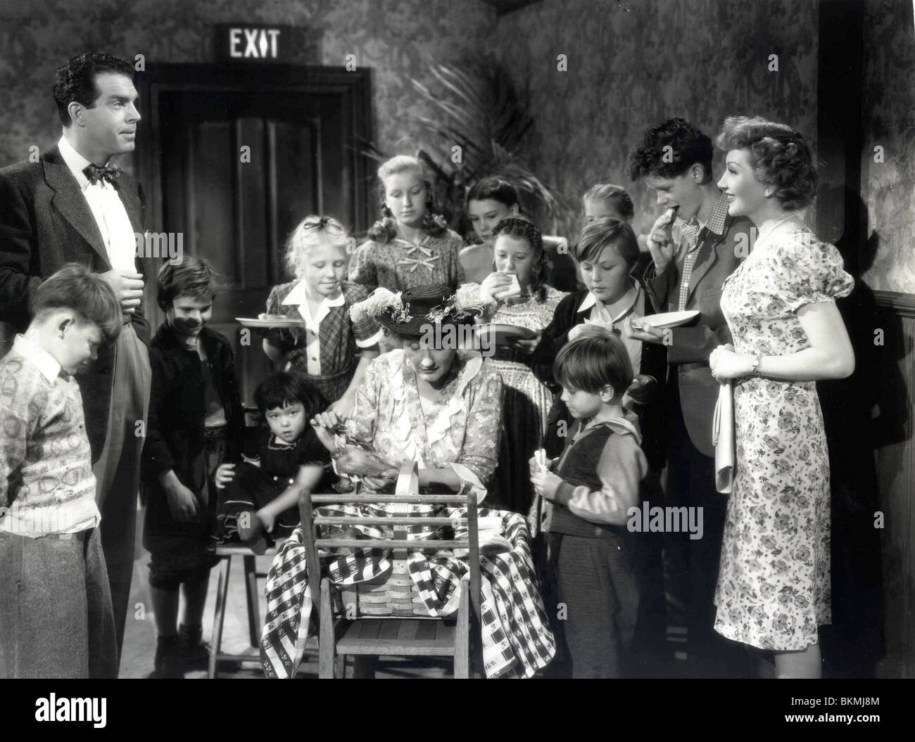 DAS EI UND ICH (1947) FRED MACMURRAY, MARJORIE MAIN, CLAUDETTE COLBERT ...