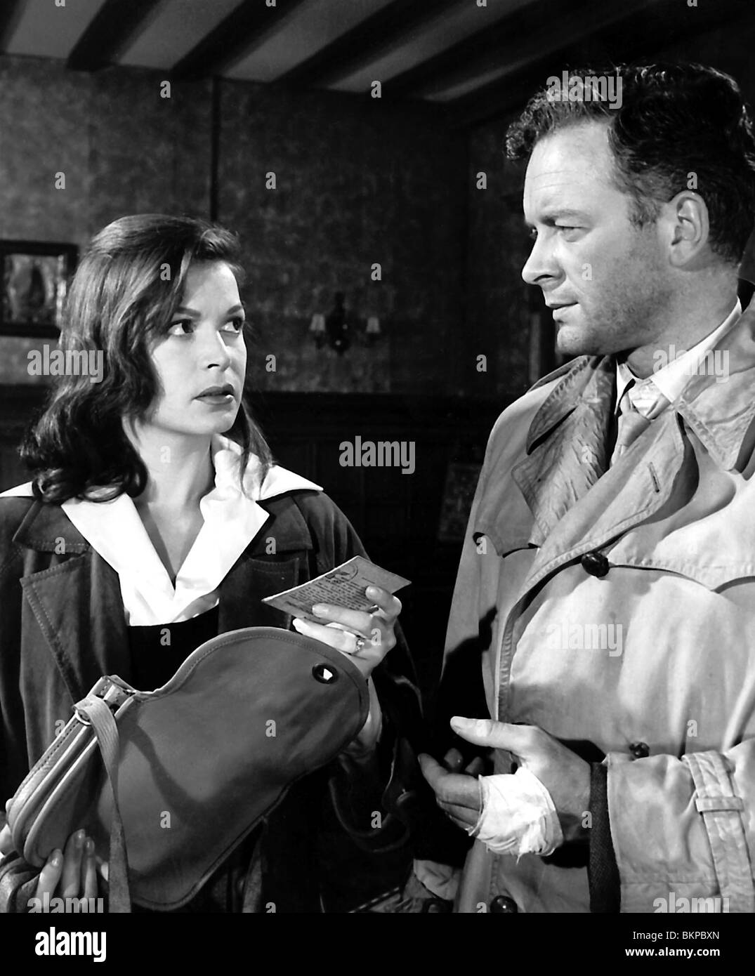 Eva bartok 1959 -Fotos und -Bildmaterial in hoher Auflösung – Alamy