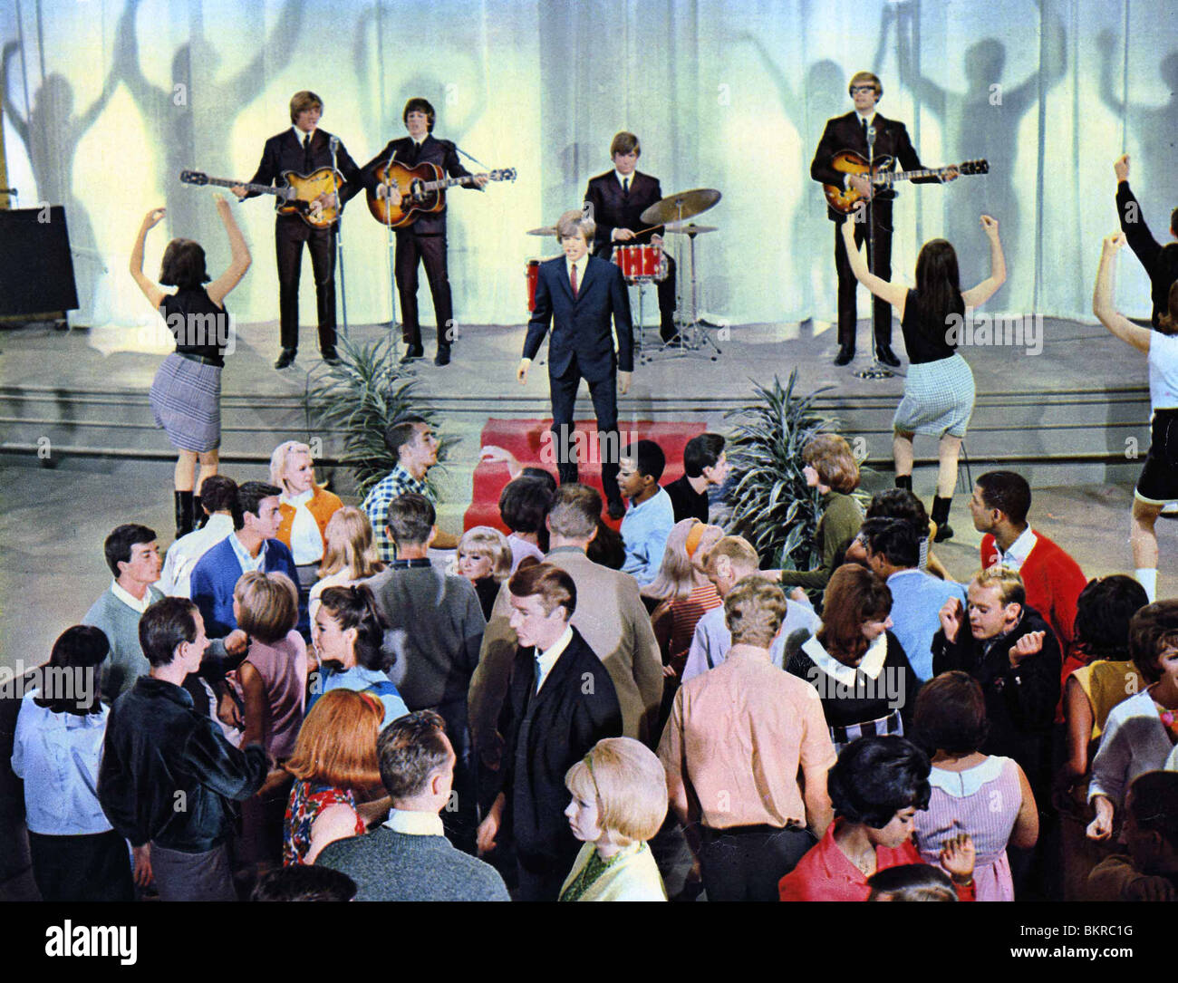 Halte 1966 peter noone fest -Fotos und -Bildmaterial in hoher Auflösung ...