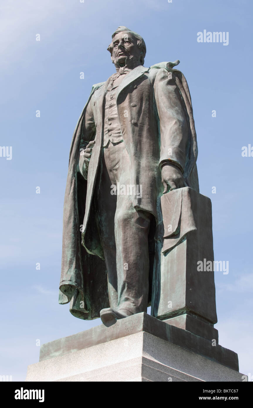 Statue von William Hamilton Merritt, wer das Gebäudemanagement auf den ...