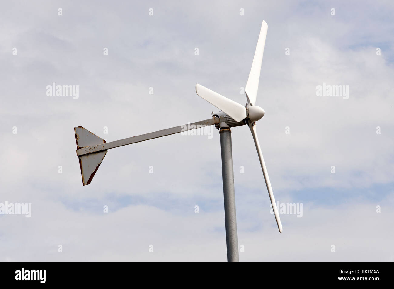 Micro wind turbine -Fotos und -Bildmaterial in hoher Auflösung – Alamy