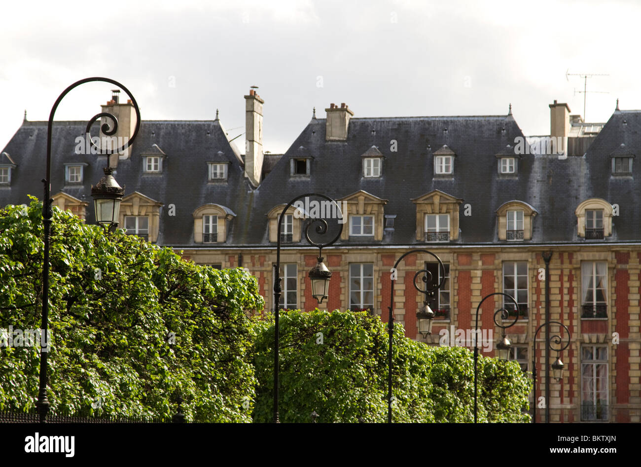 Typisches pariser viertel -Fotos und -Bildmaterial in hoher Auflösung ...