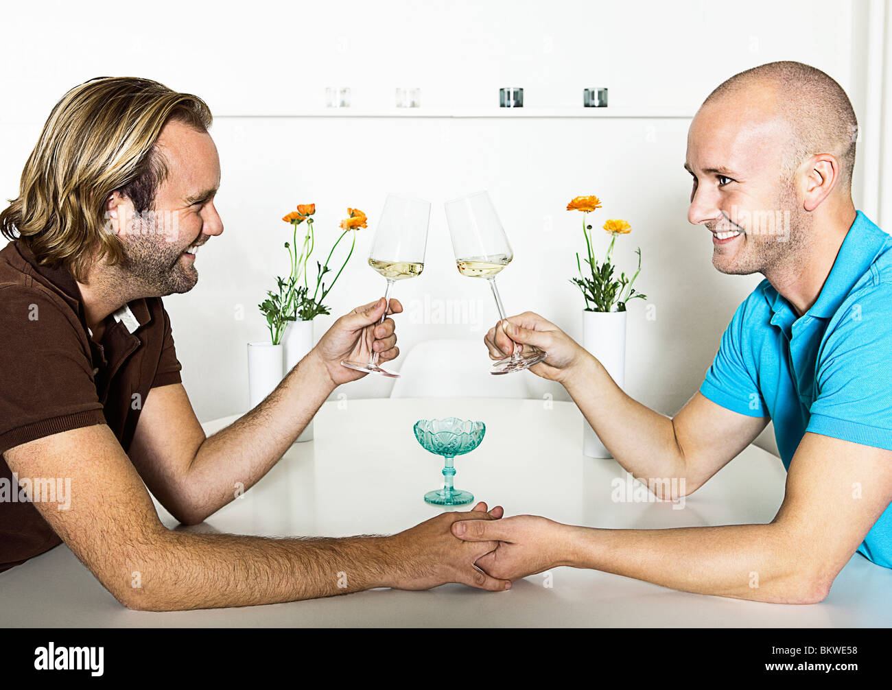 Einen toast machen -Fotos und -Bildmaterial in hoher Auflösung – Alamy