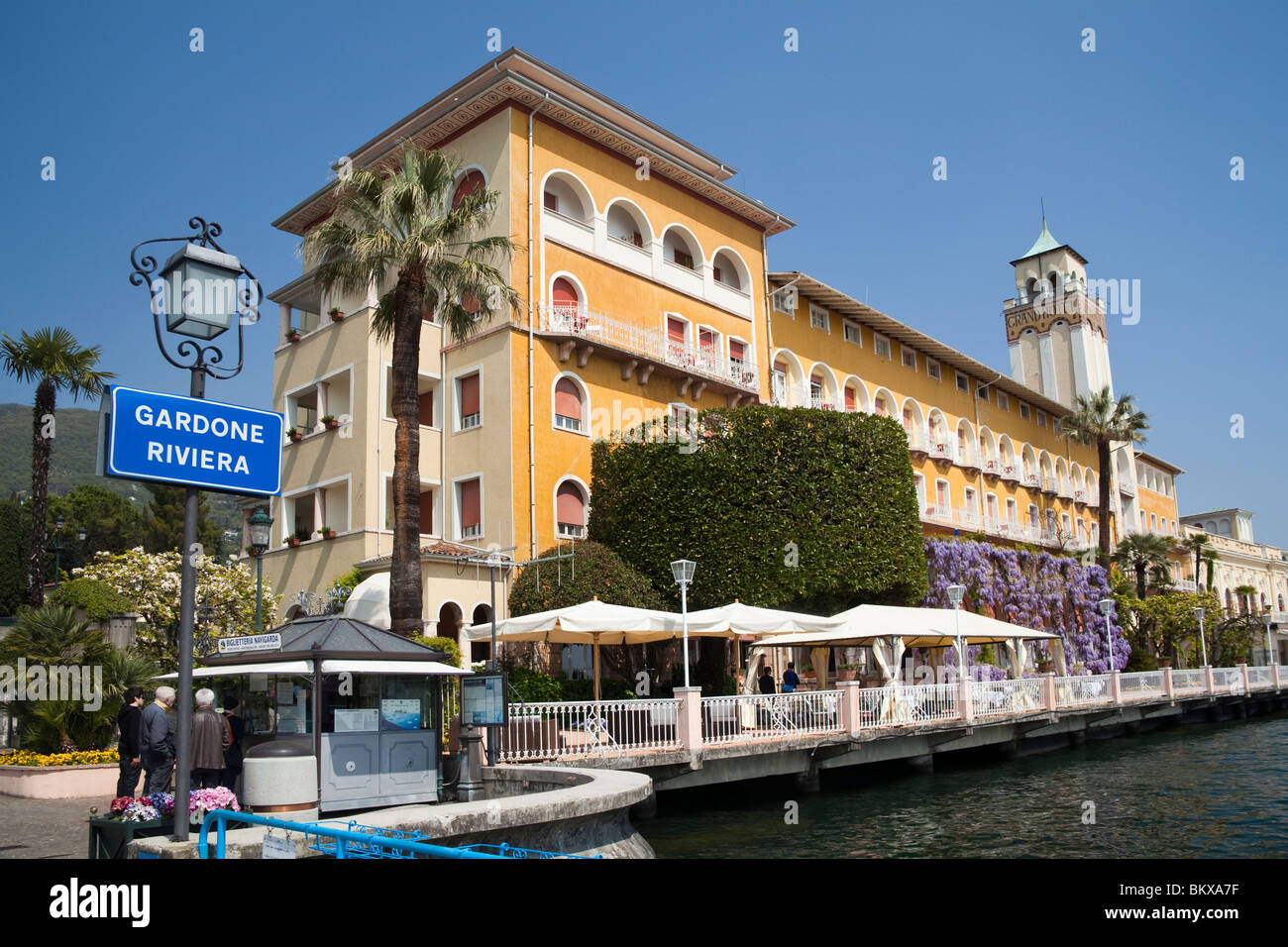 Grand hotel gardone gardone riviera -Fotos und -Bildmaterial in hoher Auflösung – Alamy