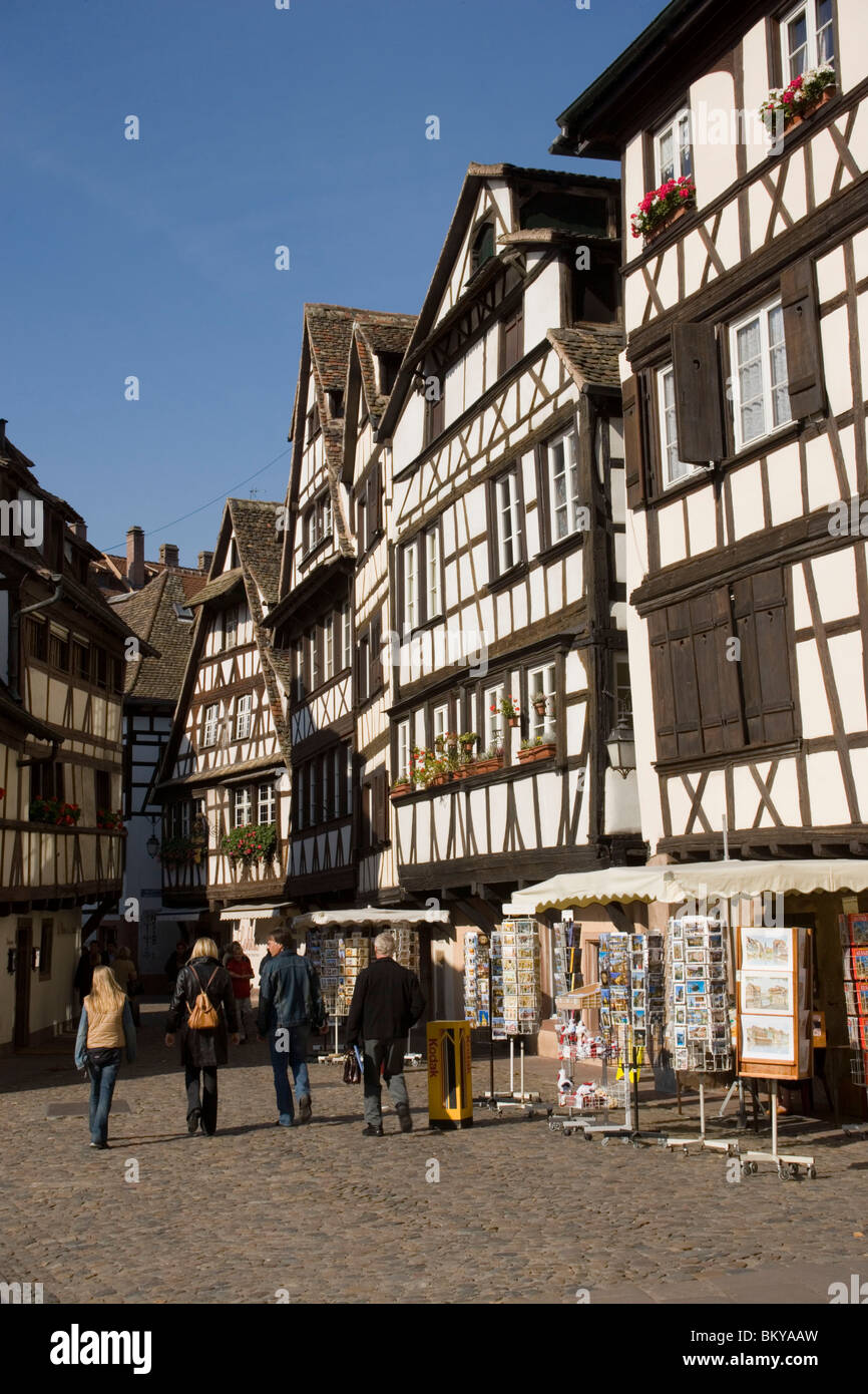 Straßburg souvenirladen -Fotos und -Bildmaterial in hoher Auflösung – Alamy