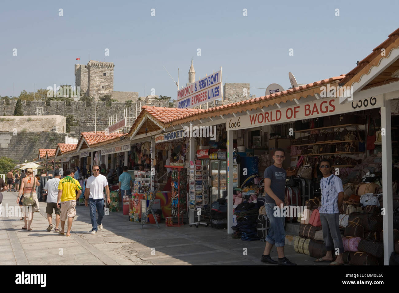 Bodrum souvenirladen -Fotos und -Bildmaterial in hoher Auflösung – Alamy