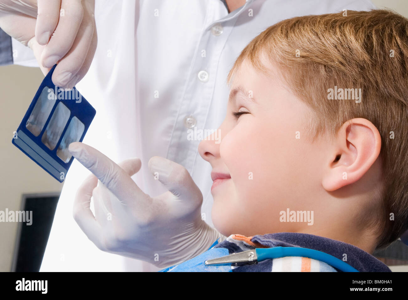 Röntgenbild kind kopf -Fotos und -Bildmaterial in hoher Auflösung – Alamy