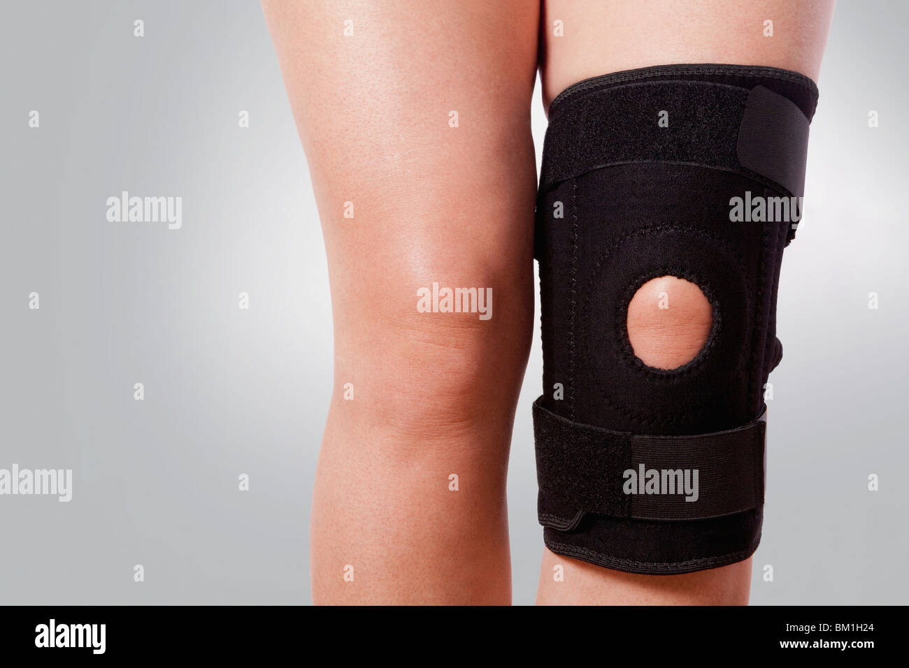 Knee brace -Fotos und -Bildmaterial in hoher Auflösung – Alamy