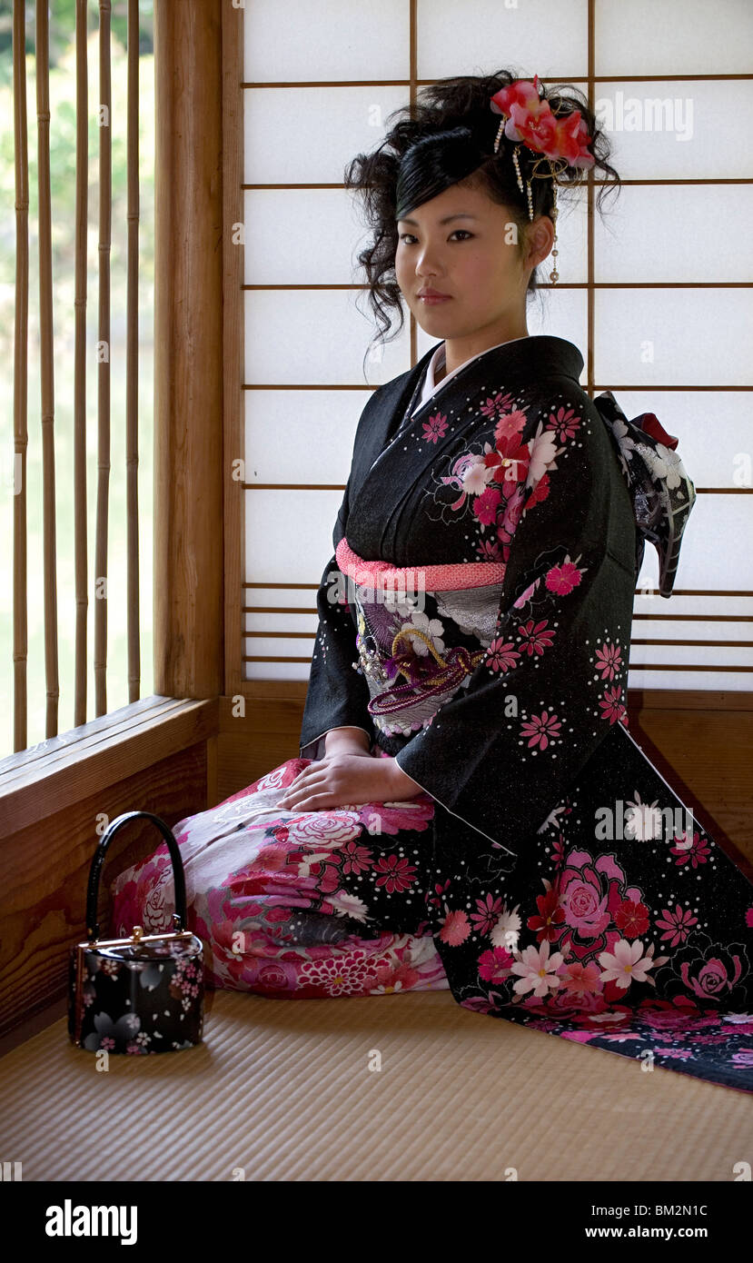 Eine 20-jährige Japanerin Frühling Furisode Kimono mit langen Ärmeln ...