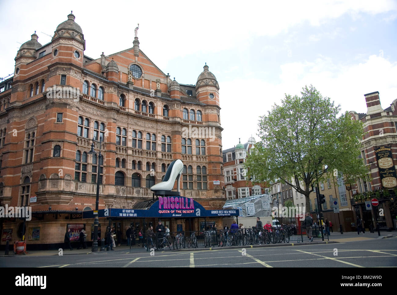 Cambridge circus -Fotos und -Bildmaterial in hoher Auflösung – Alamy