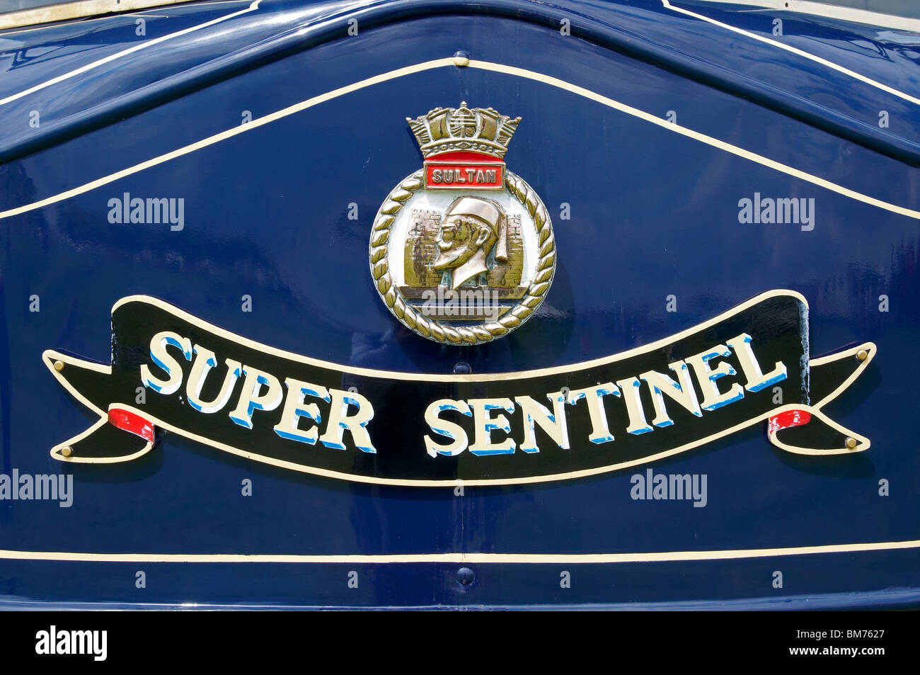 "Super Sentinel" Abzeichen auf der Vorderseite eines 30er Jahre Dampf ...