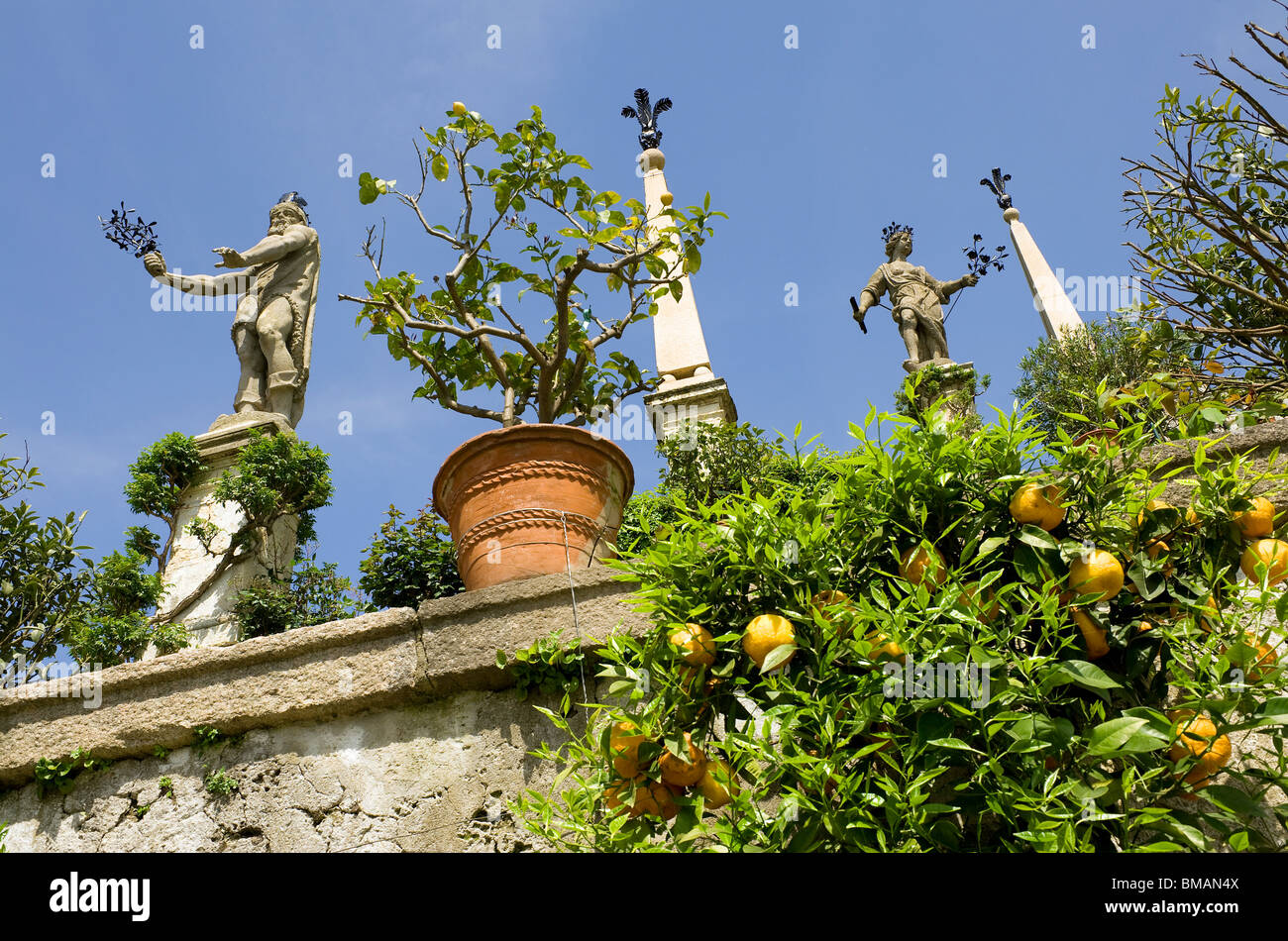Isola bella garten -Fotos und -Bildmaterial in hoher Auflösung – Alamy